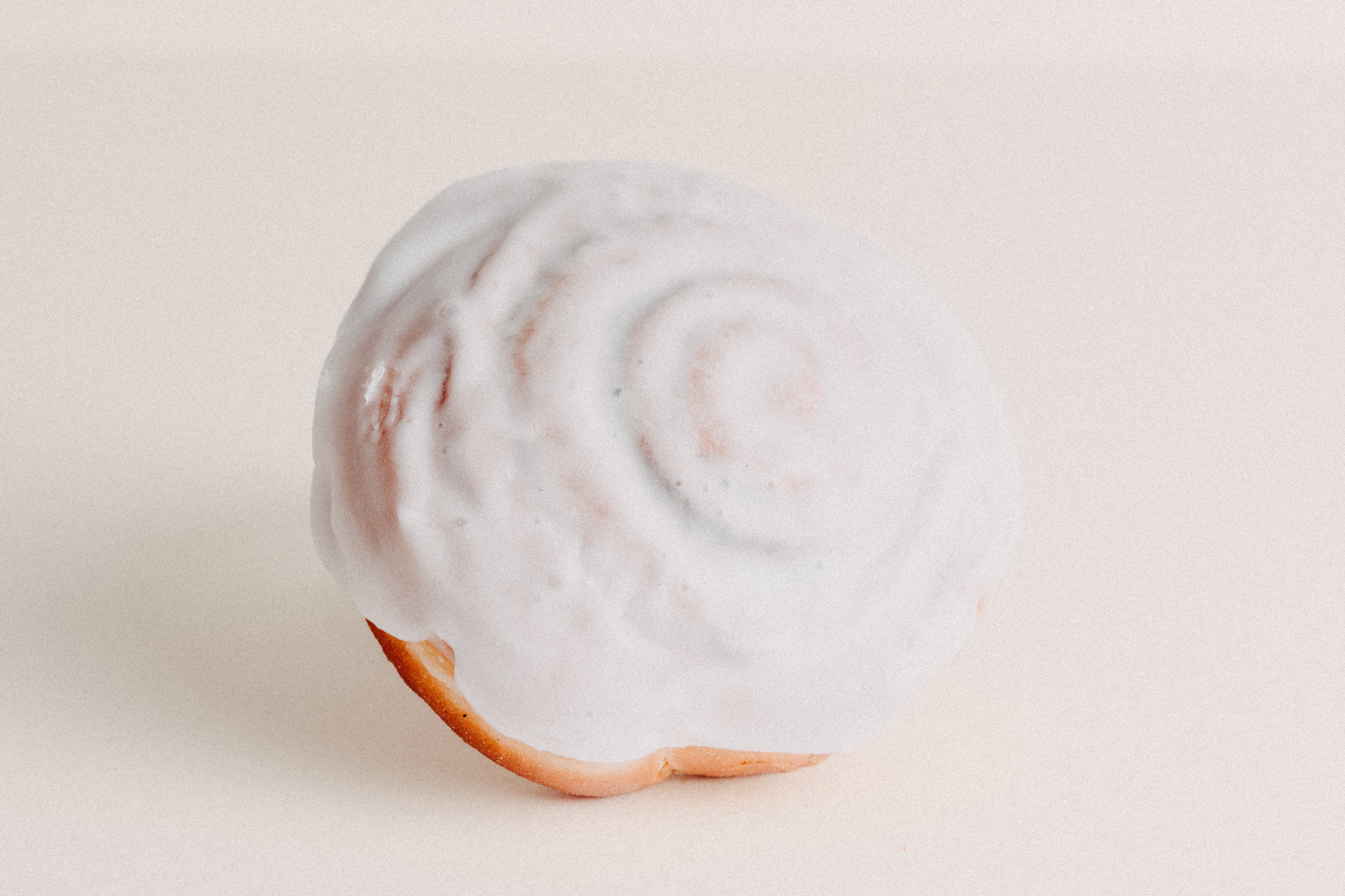 Cinnamon Scroll Doughnut 🌱 – Doughnotts
